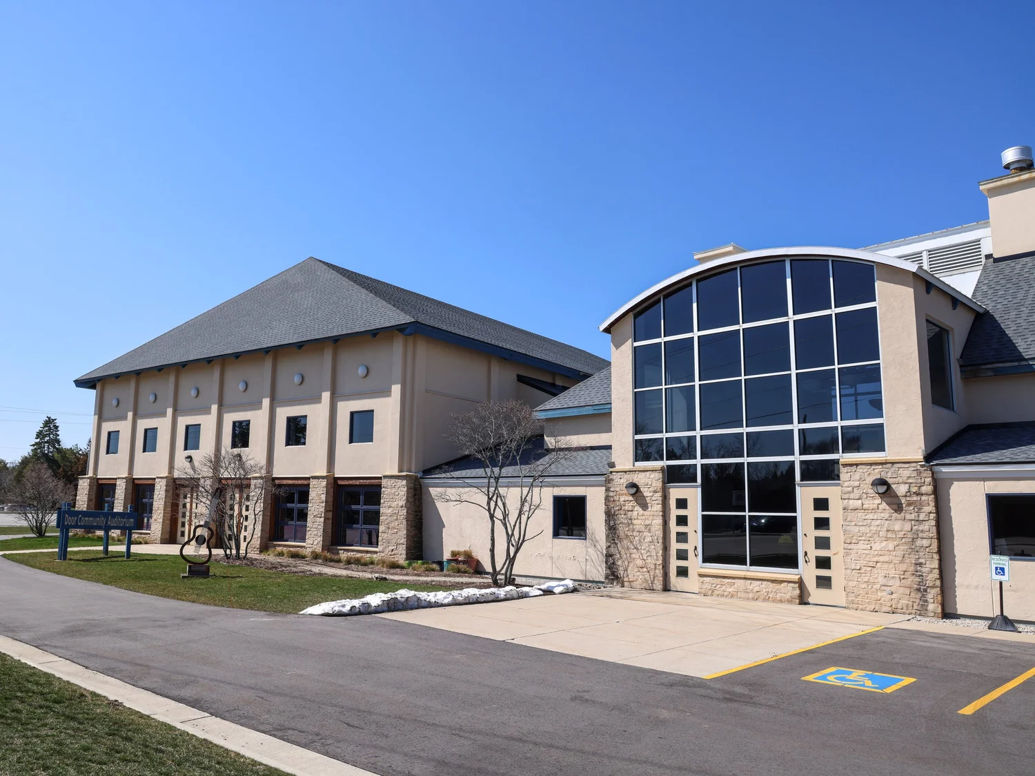 Visitor's Guide — Door Community Auditorium — Door Community Auditorium