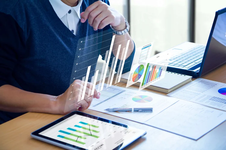 How to Calculate the ROI of IT Investments — IX Solutions