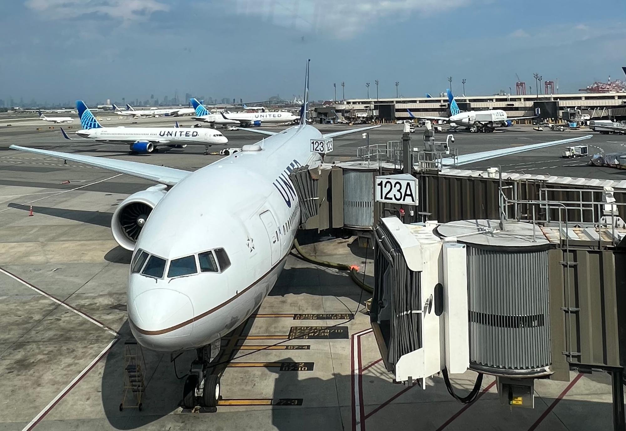 Your Complete Guide to United Airlines Premier Status — Aviation with Krish
