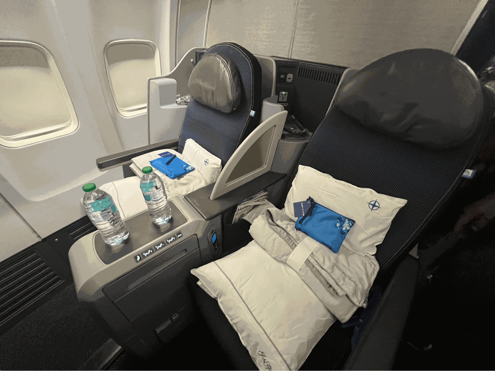 The ONLY Polaris-Configured Narrowbody: A Review of United’s 757-200 ...