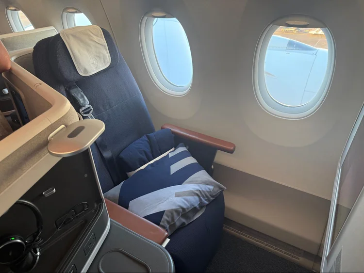 Five Seat Types in One Cabin: Lufthansa A350-900 Allegris Business ...