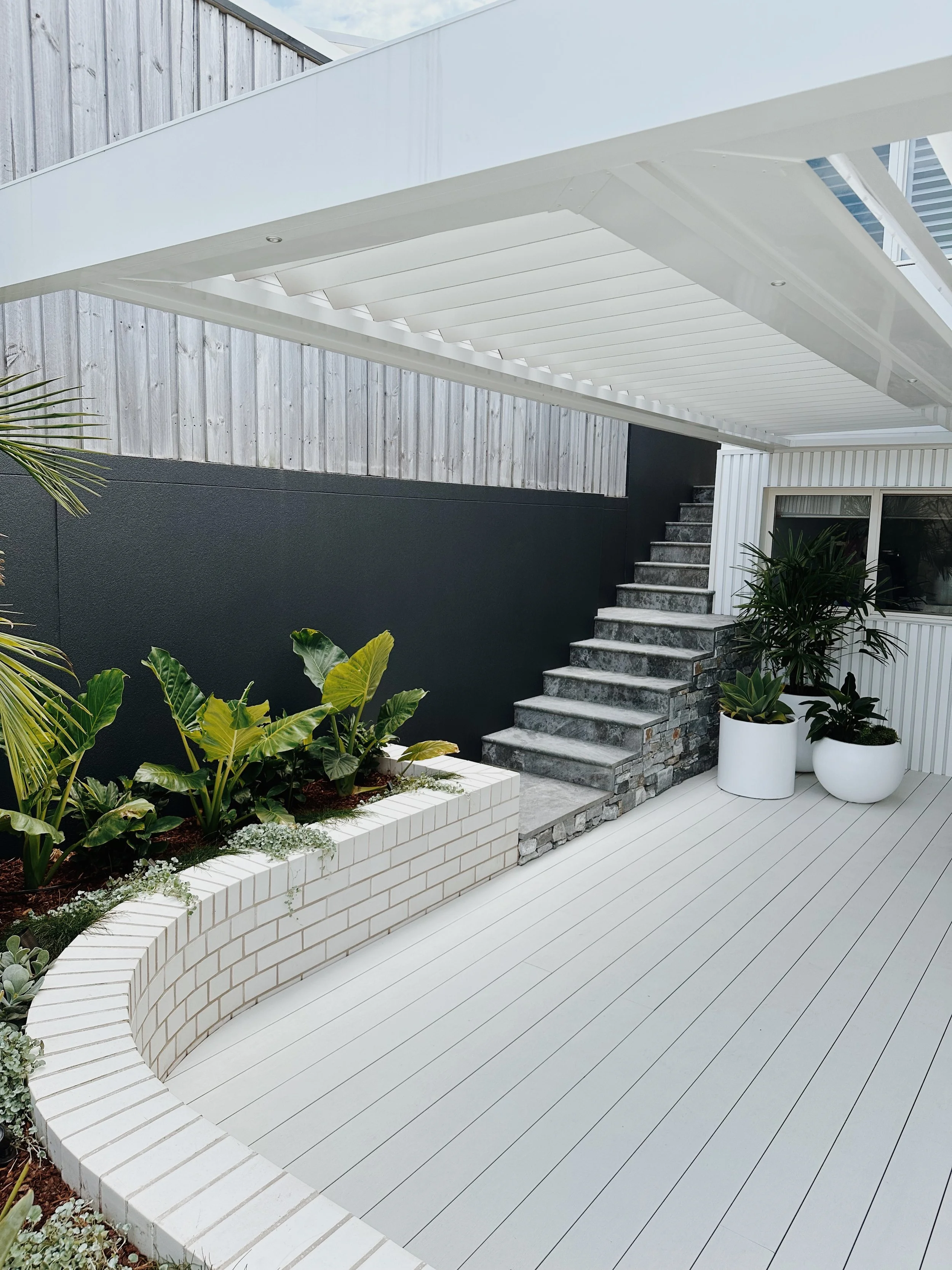 LAIDBACKLEE DESIGN STUDIO