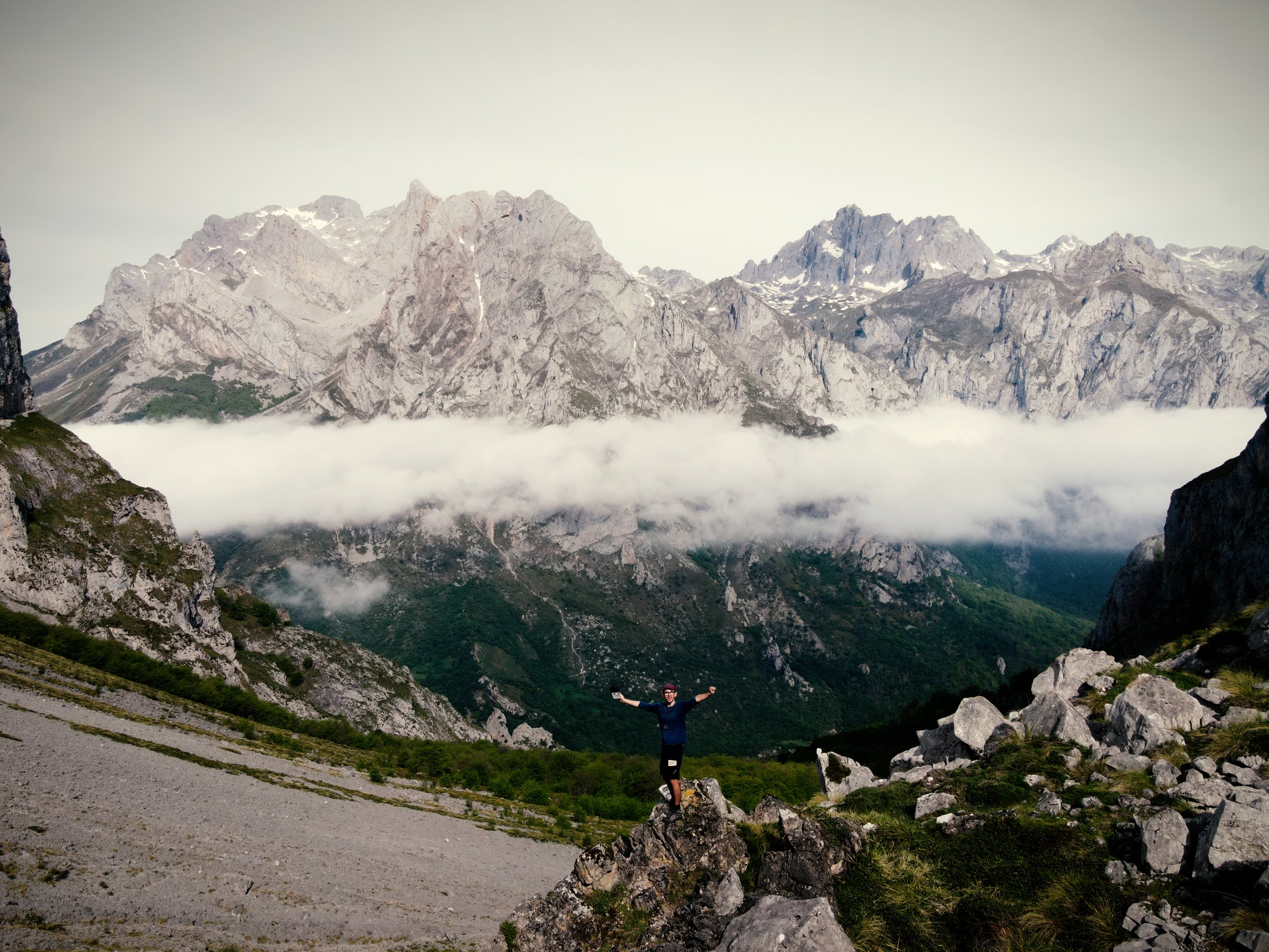 Picos de Europa Complete Hiking Guide