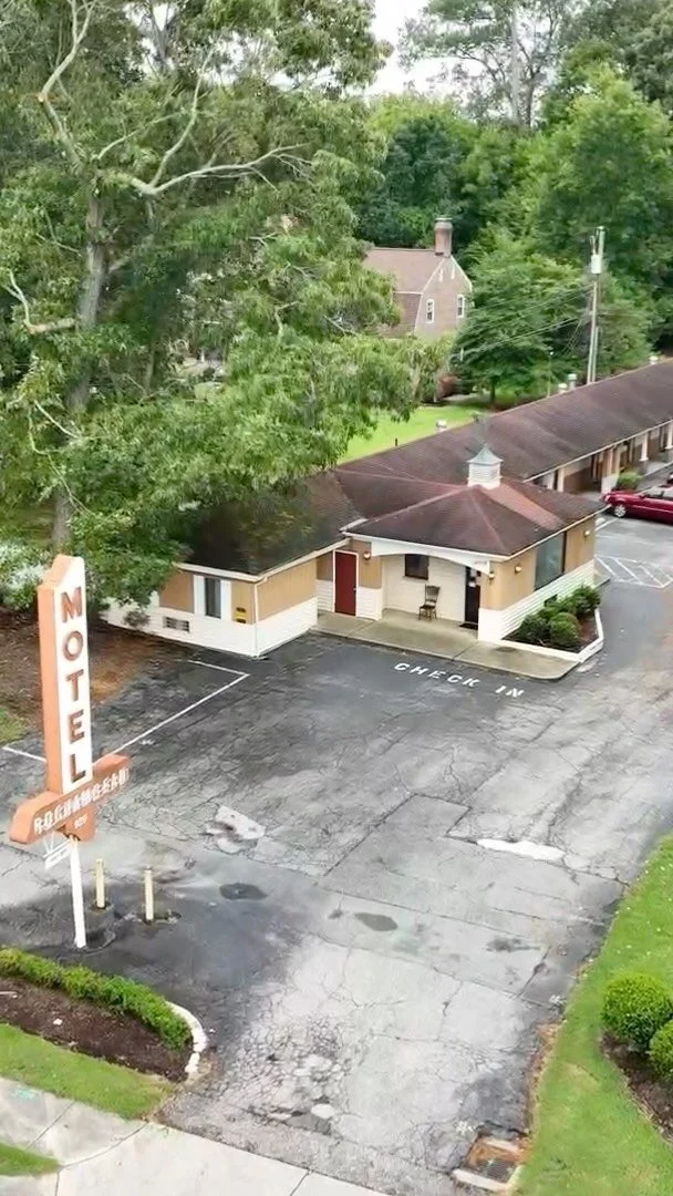 Rochambeau Roadside Inn - Williamsburg VA's Boutique Hotel