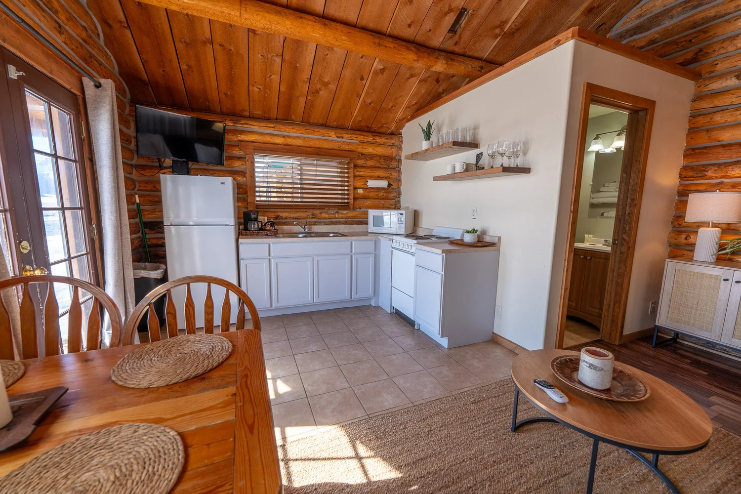 Cabins — STANLEY RIVER RETREAT & CABINS