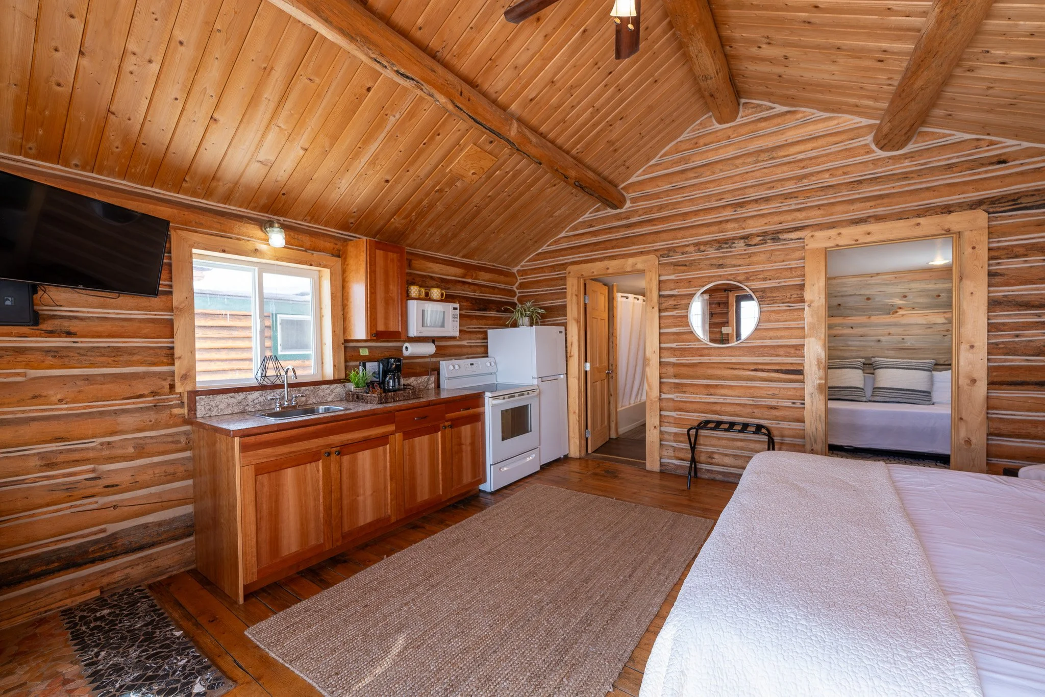 Cabins — STANLEY RIVER RETREAT & CABINS