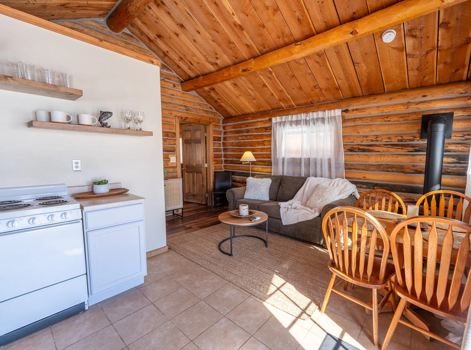 Cabins — STANLEY RIVER RETREAT & CABINS