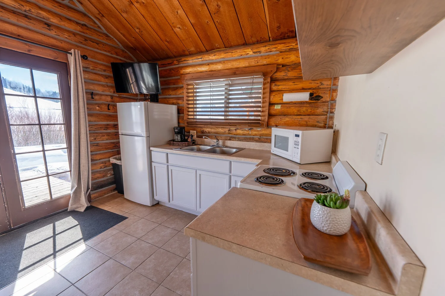 Cabins — STANLEY RIVER RETREAT & CABINS