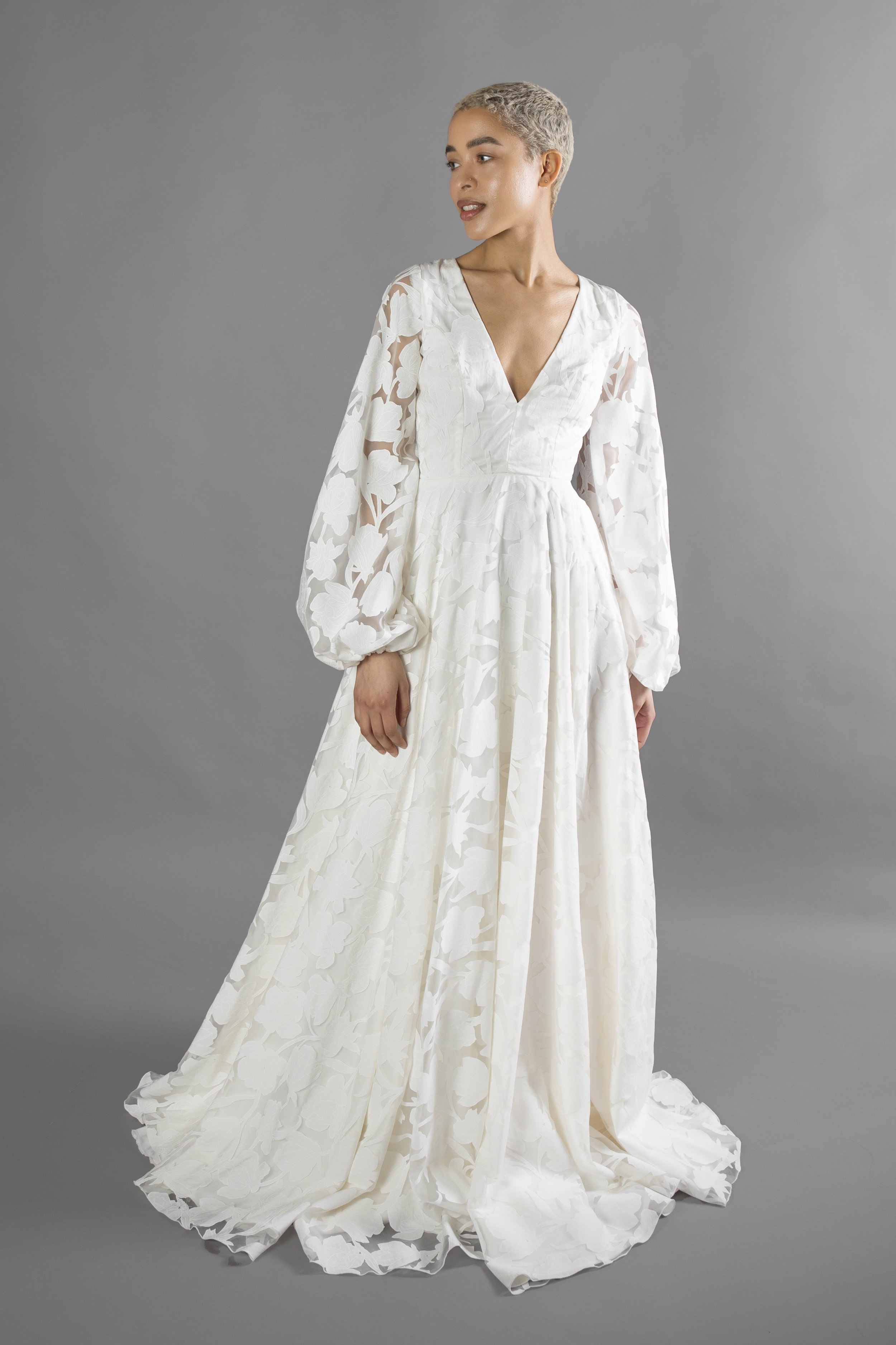 Cariad Bridal How To Choose The Right Wedding Dress For Every Season