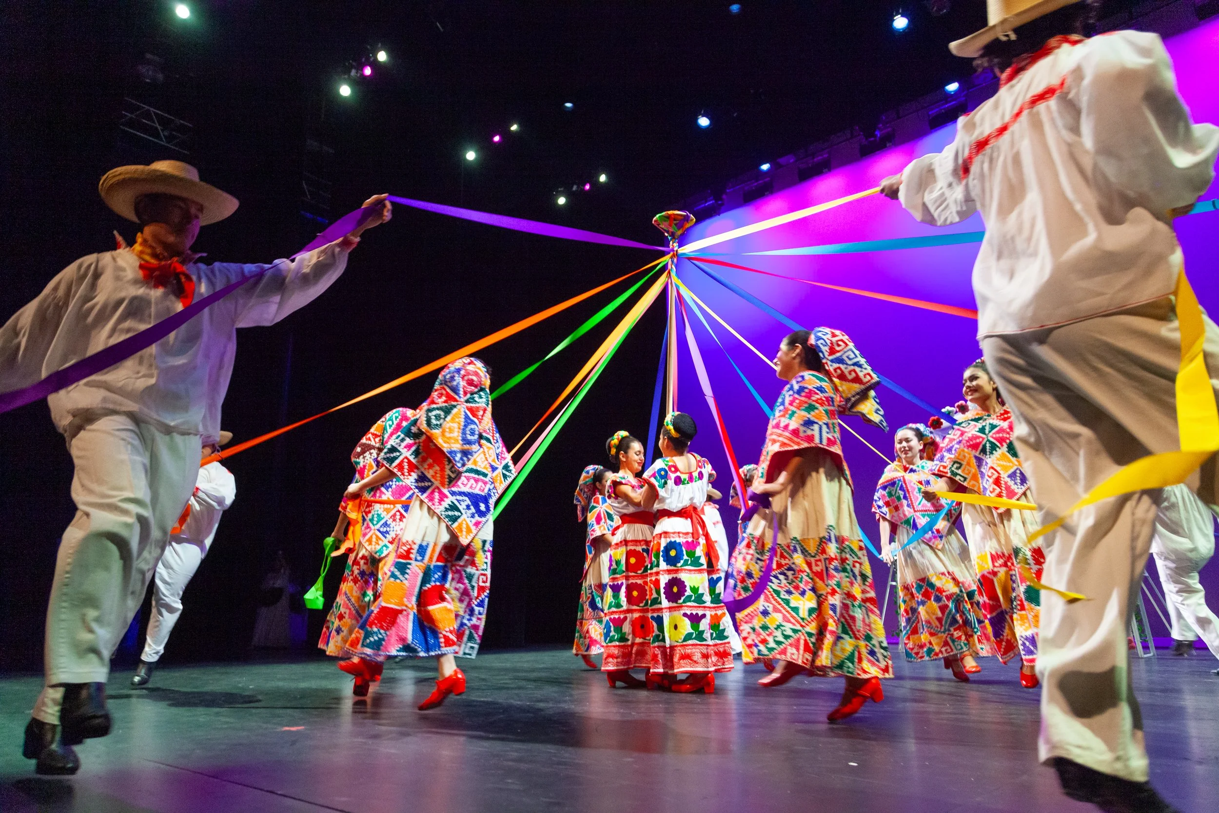 Services — Roy Lozano Ballet Folklorico de Texas