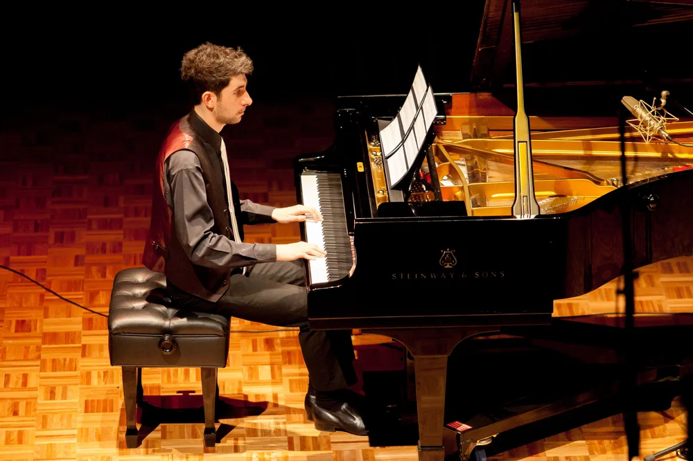 Alex Raineri | Official Website