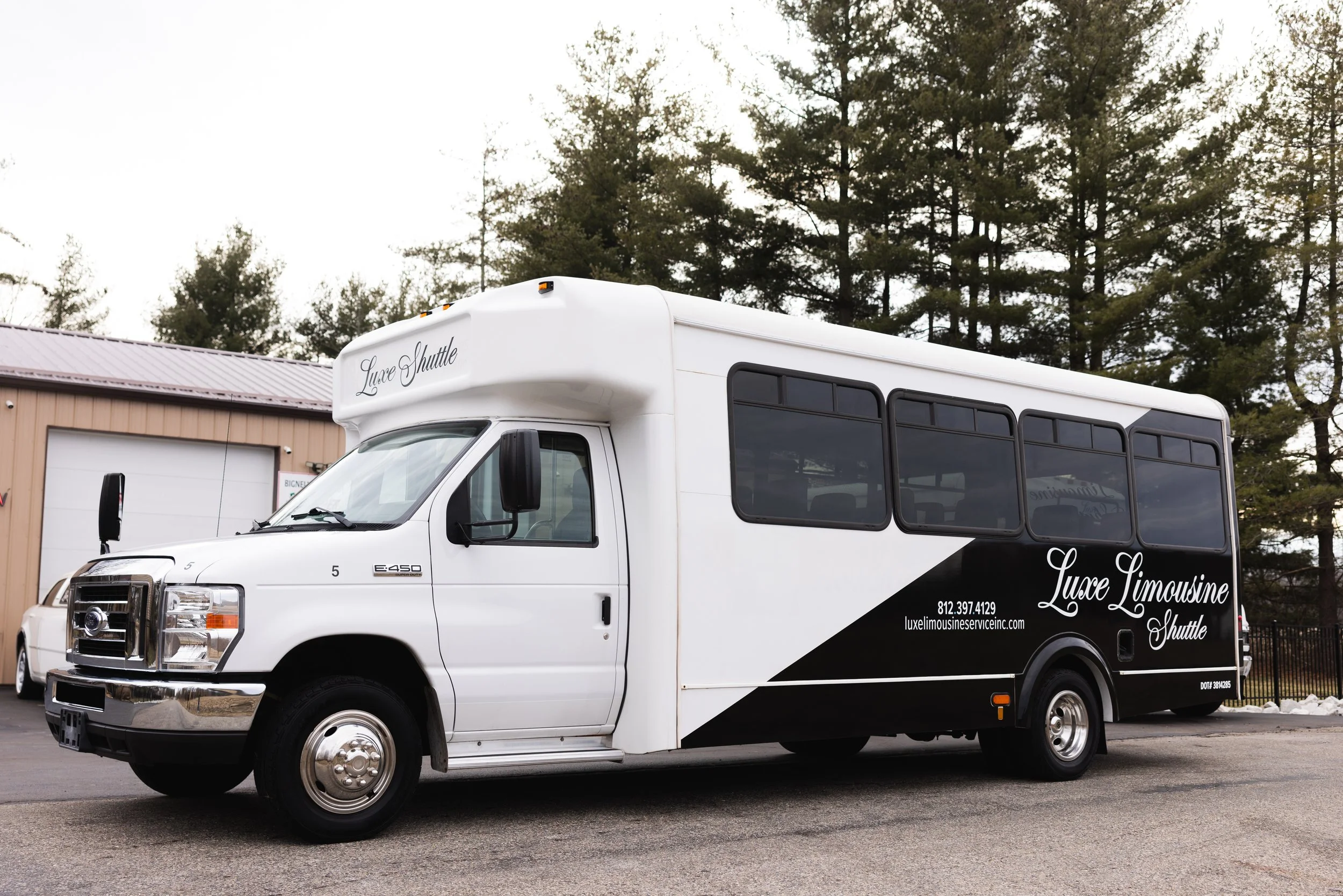 Luxe Limousine Service