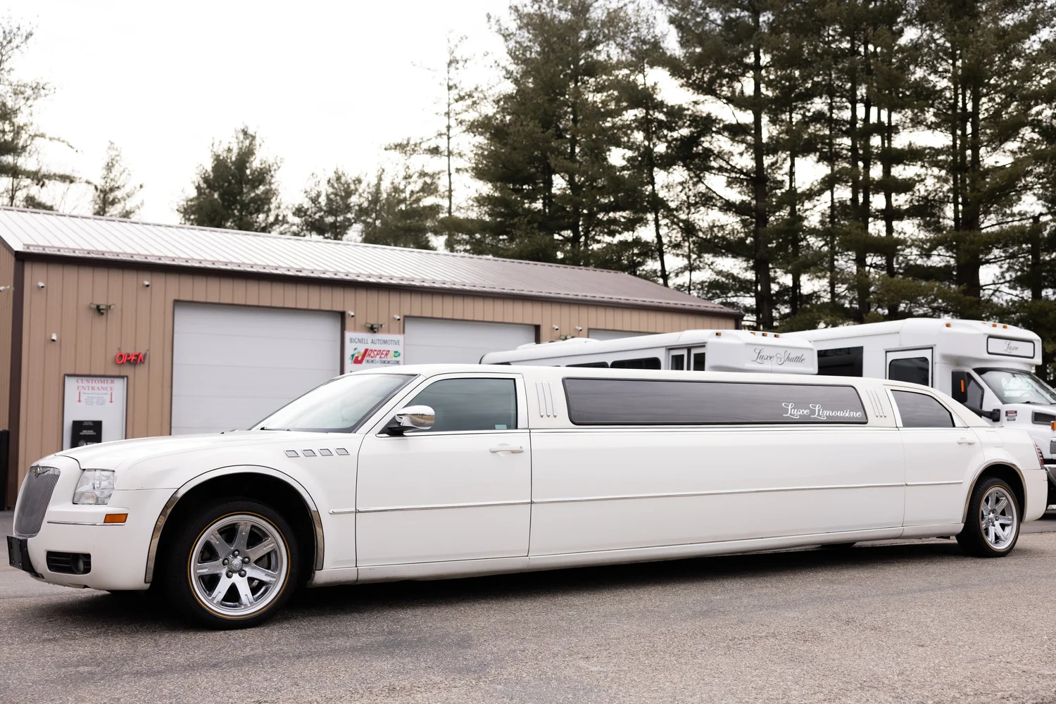 Luxe Limousine Service
