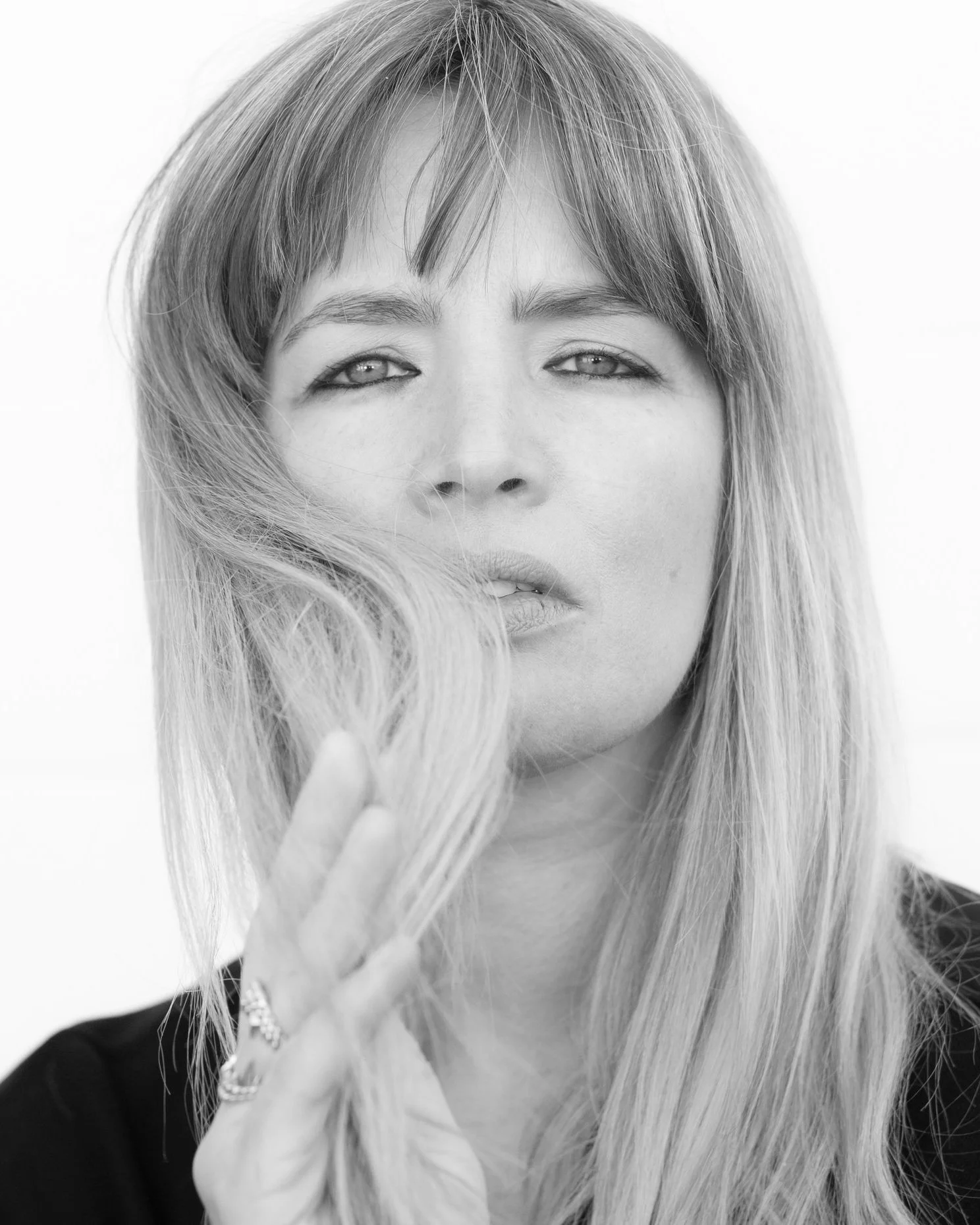 Jan Erika: Abstract Artist and Mural Creator — Designeers