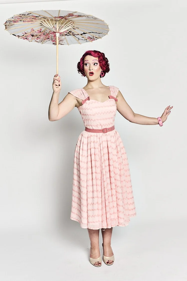 Bombshell Rheanne