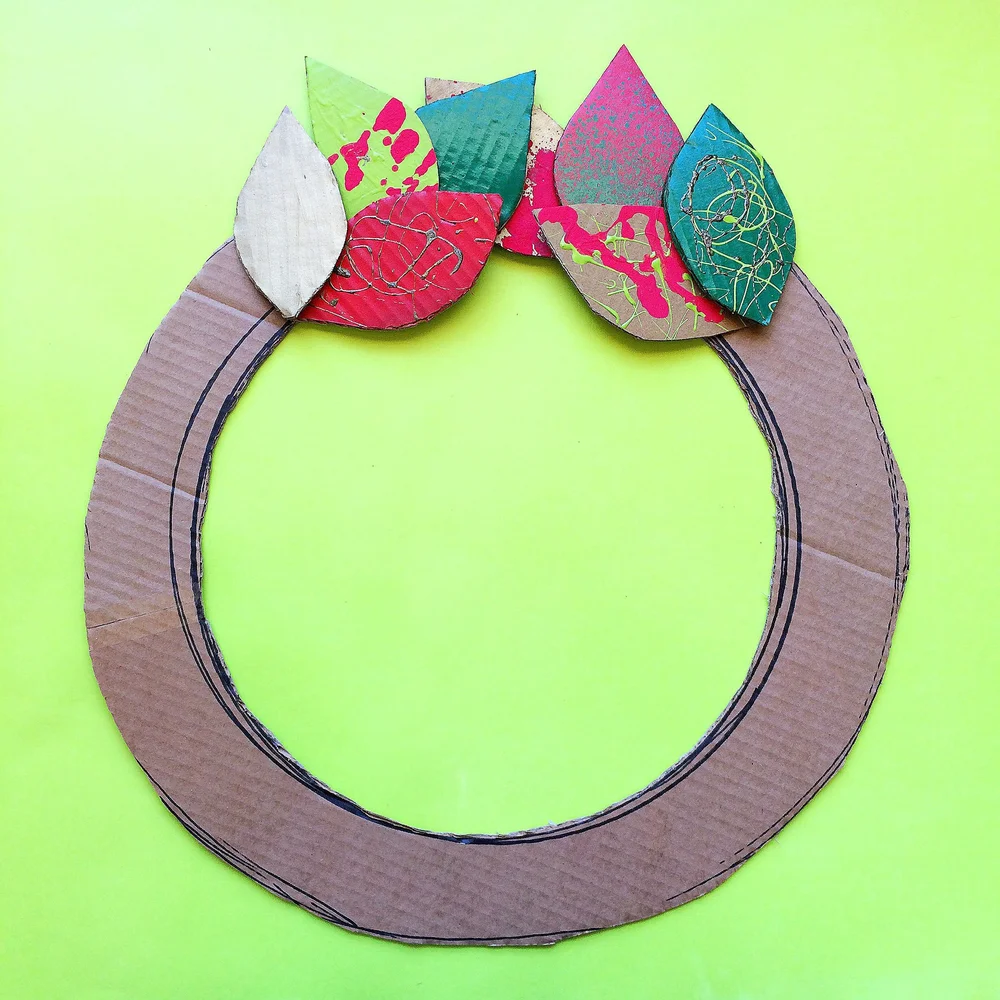 Festive cardboard wreath — Handy with Scissors