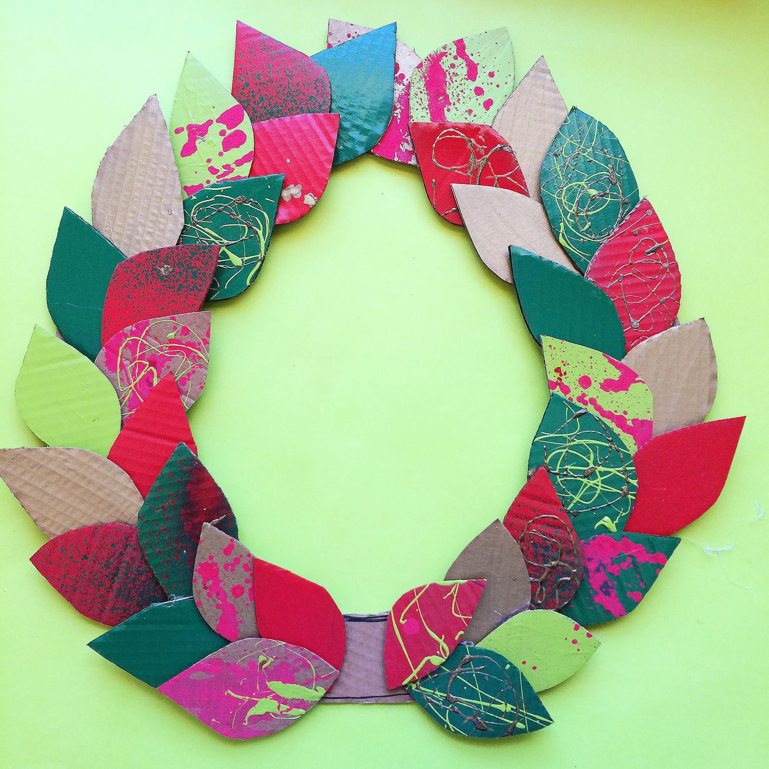Festive cardboard wreath — Handy with Scissors