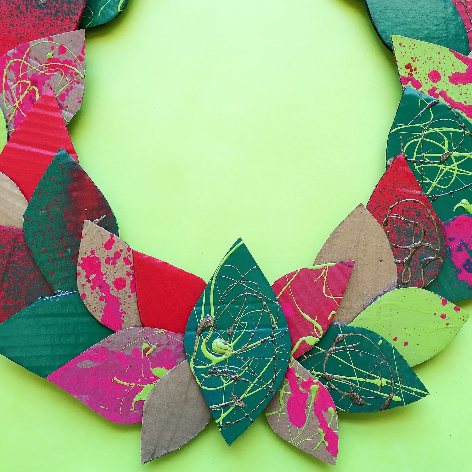 Festive cardboard wreath — Handy with Scissors