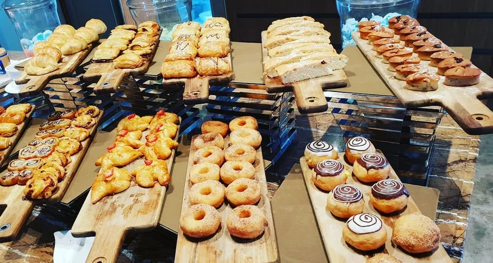 7C's Lounge | Relax and Unwind — Airways Hotel & Residences