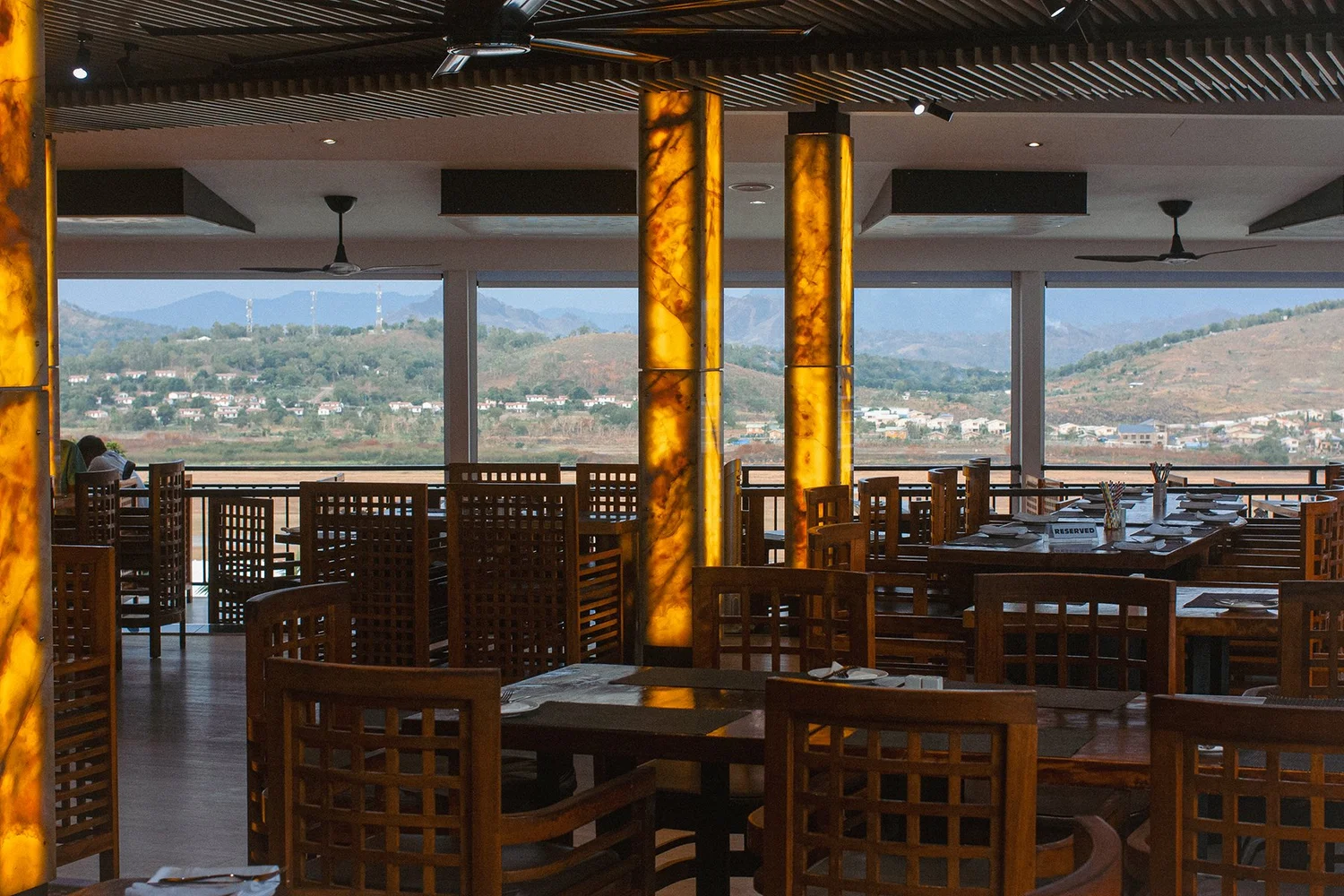 Vue Restaurant & Bar | Dine with a View — Airways Hotel & Residences