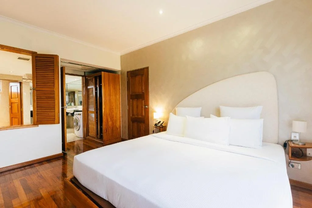 Fountain Rooms | Experience Relaxed Luxury — Airways Hotel & Residences