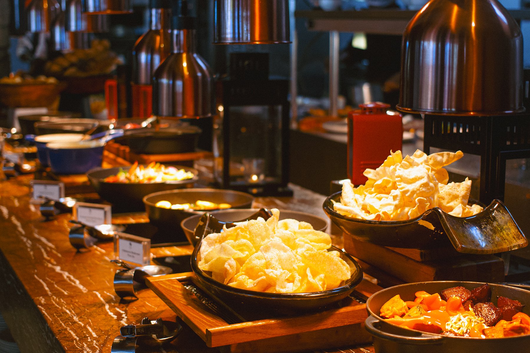 Vue Restaurant & Bar — Airways Hotel & Residences