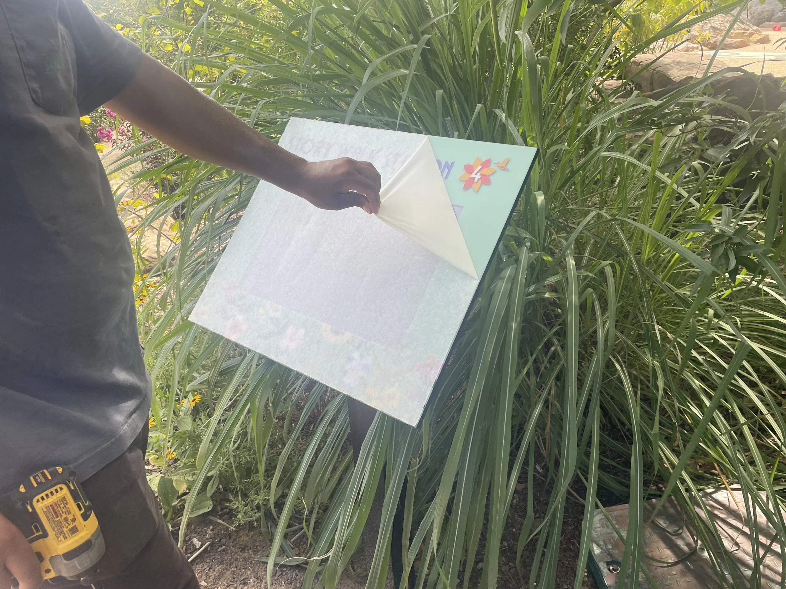 Tulsa Botanic Garden StoryWalk© — Read & Walk