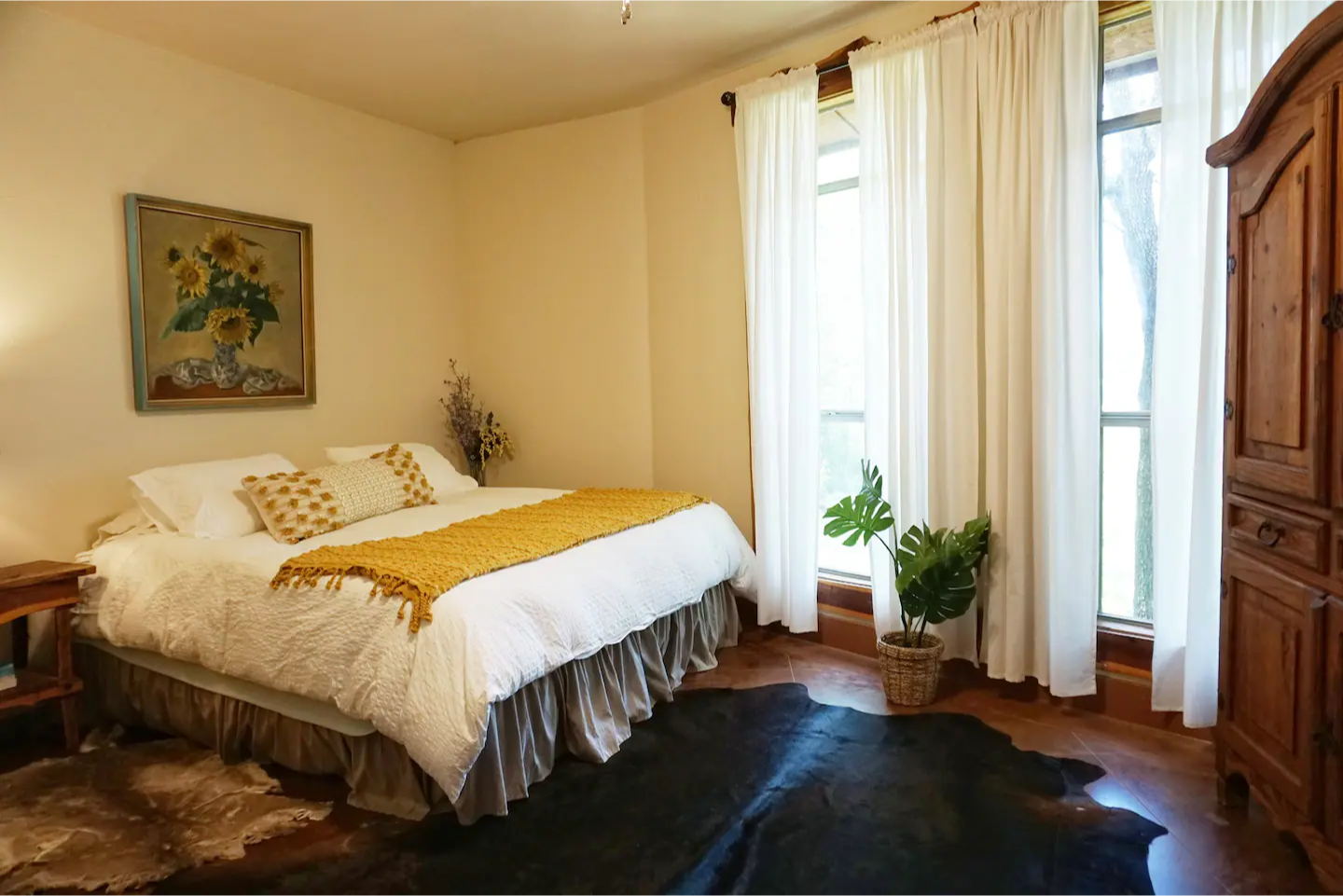 Lodging Spaces in Austin — Hudson Bend Ranch