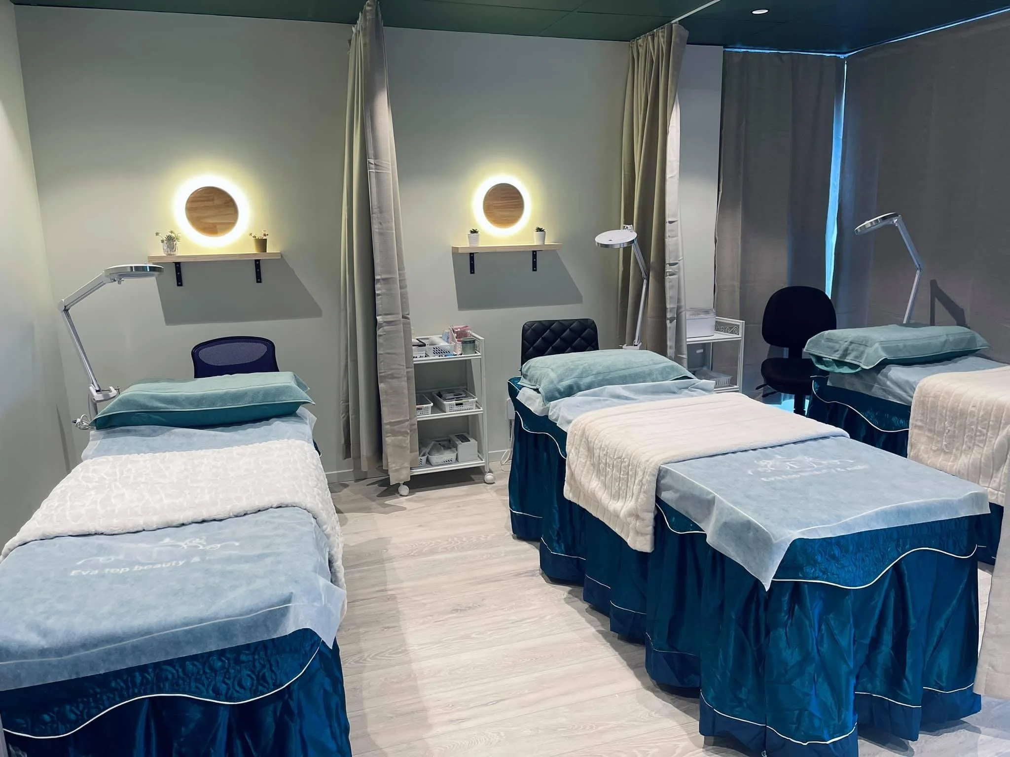 EVA TOP BEAUTY & NAILS