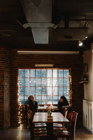 Red Rock Tavern - Hartford's Oldest Bar and Restaurant