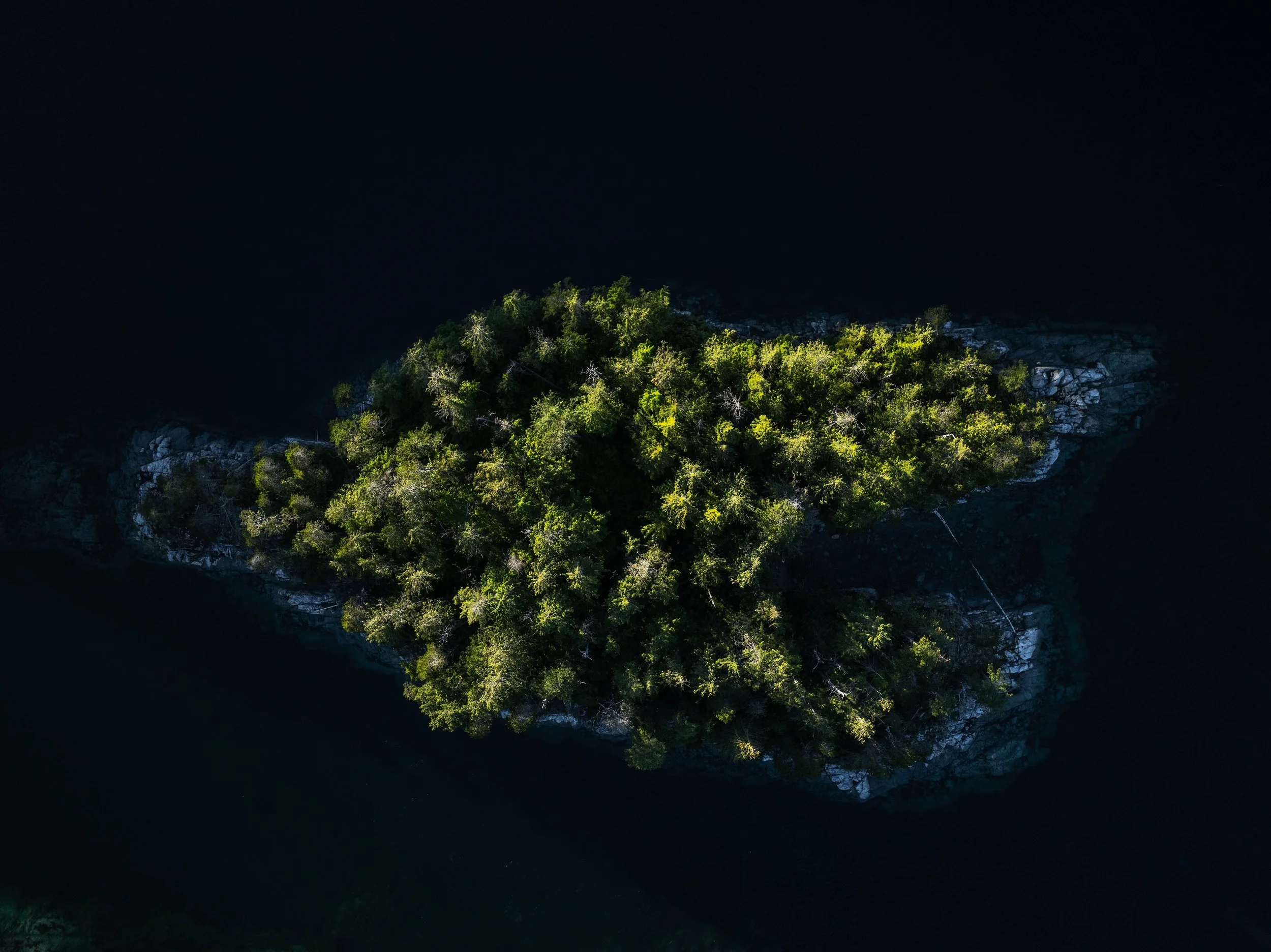 LUXURY RETREAT | BREAKWATER LODGE | BC WILDERNESS