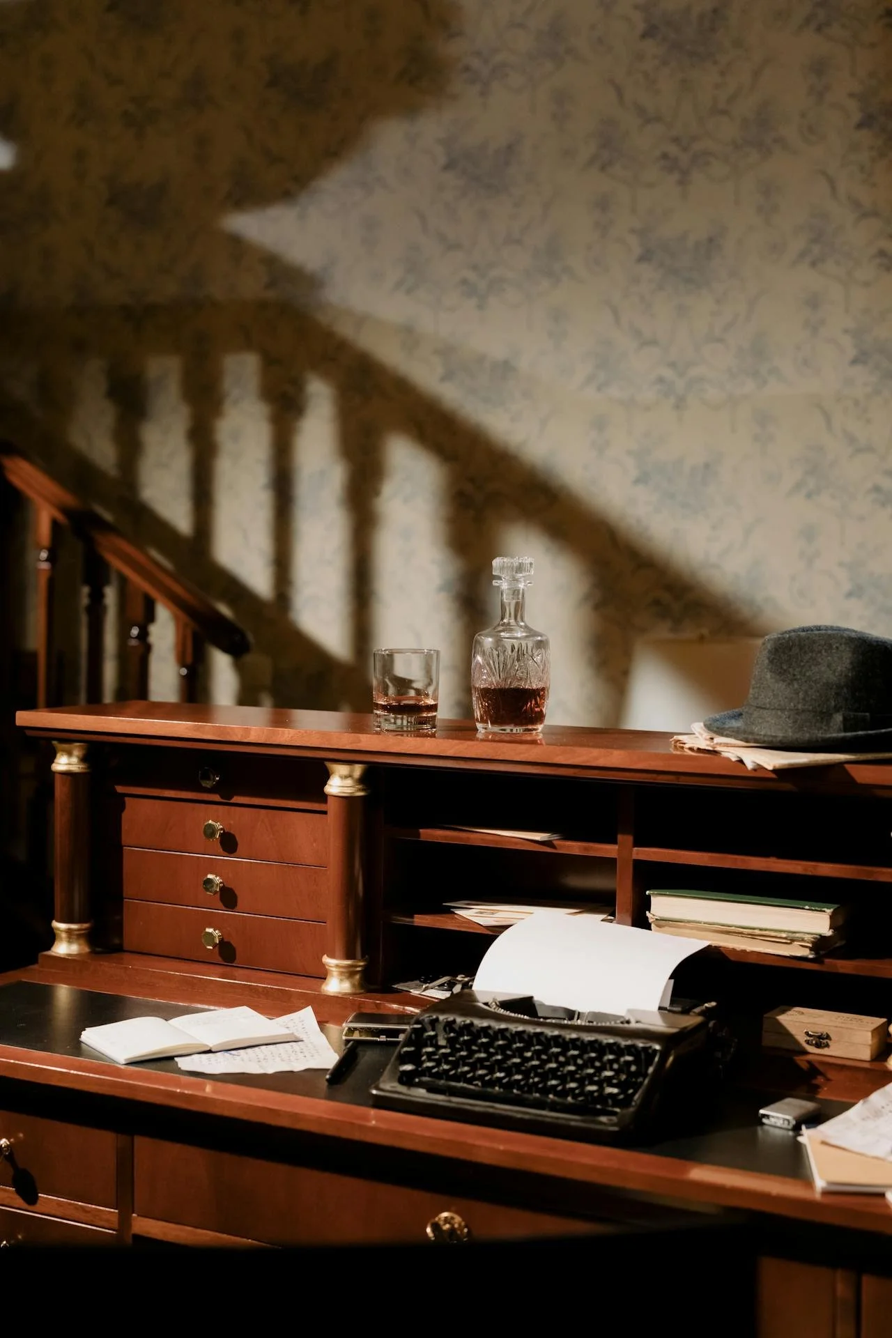 What is Dark Academia? — Dark Akademia