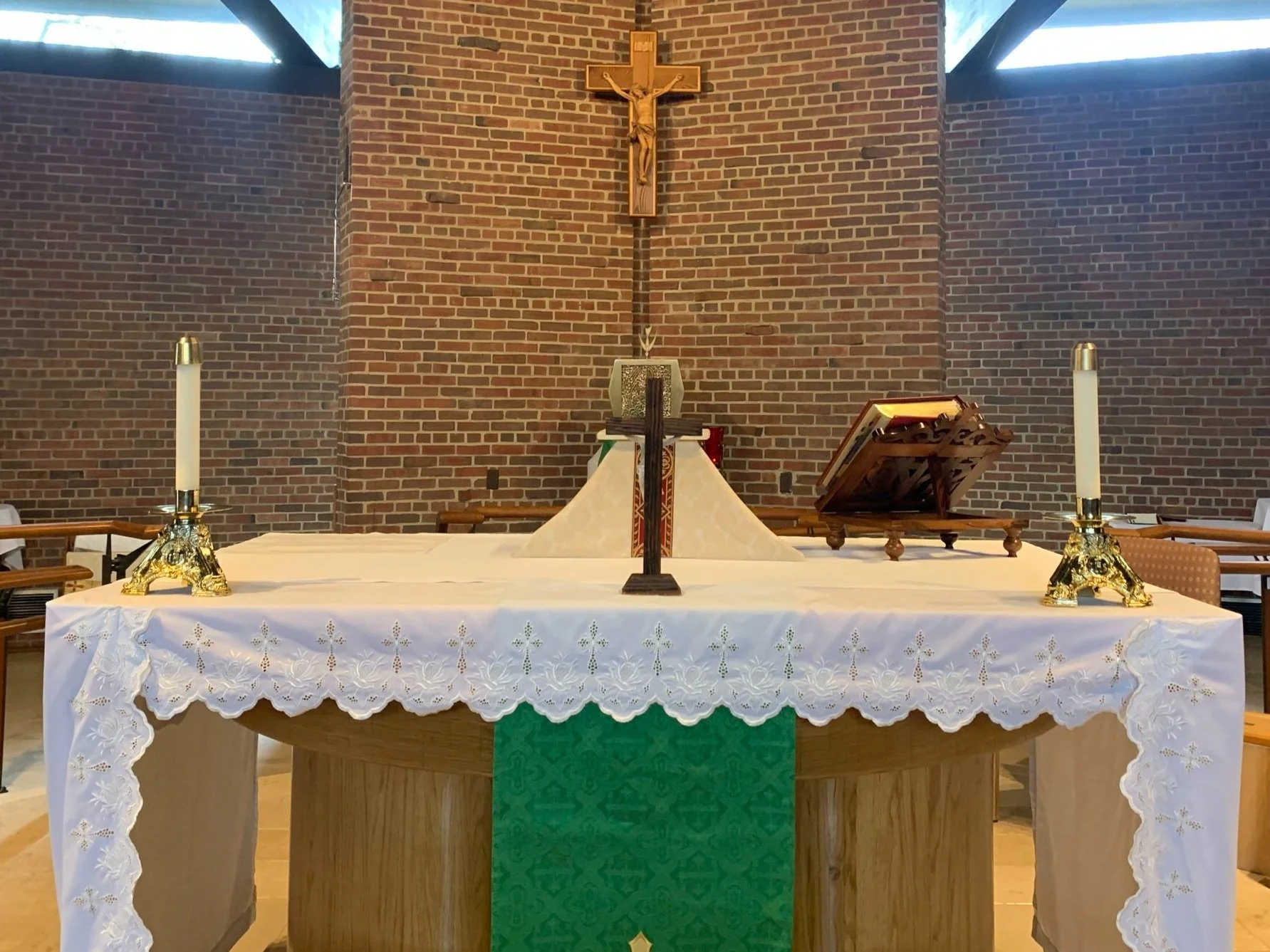 Liturgical Volunteers — GrizzlyCatholic - St. John Fisher University Parish