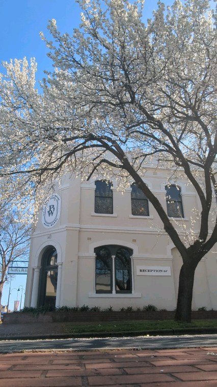 SPARE Restaurant Lounge & Bar