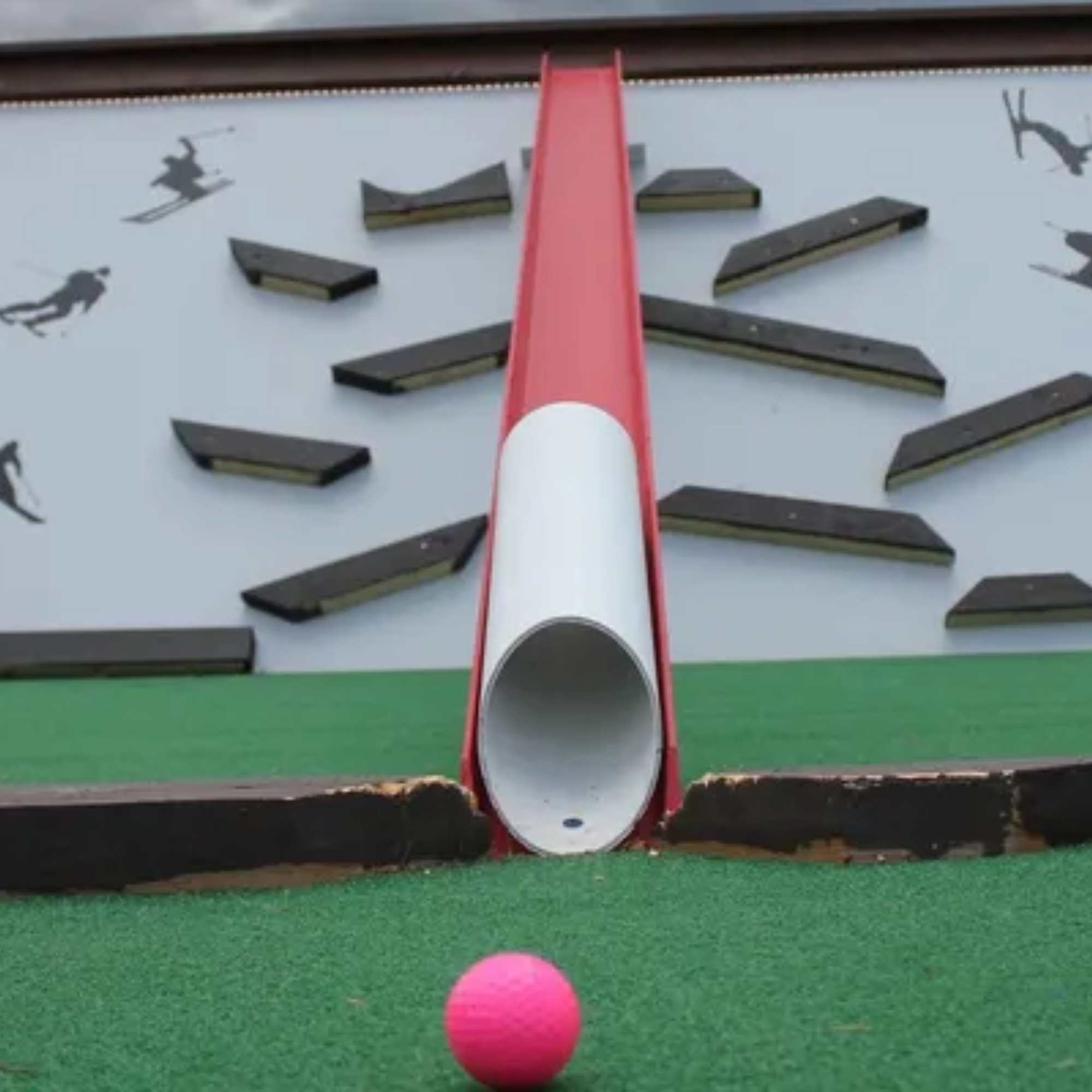 SUSSEX ADVENTURE MINI-GOLF