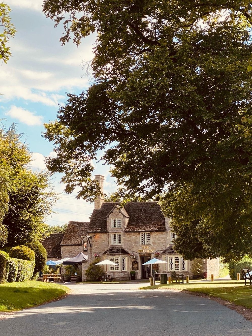 THE RED LION, EVENLEY