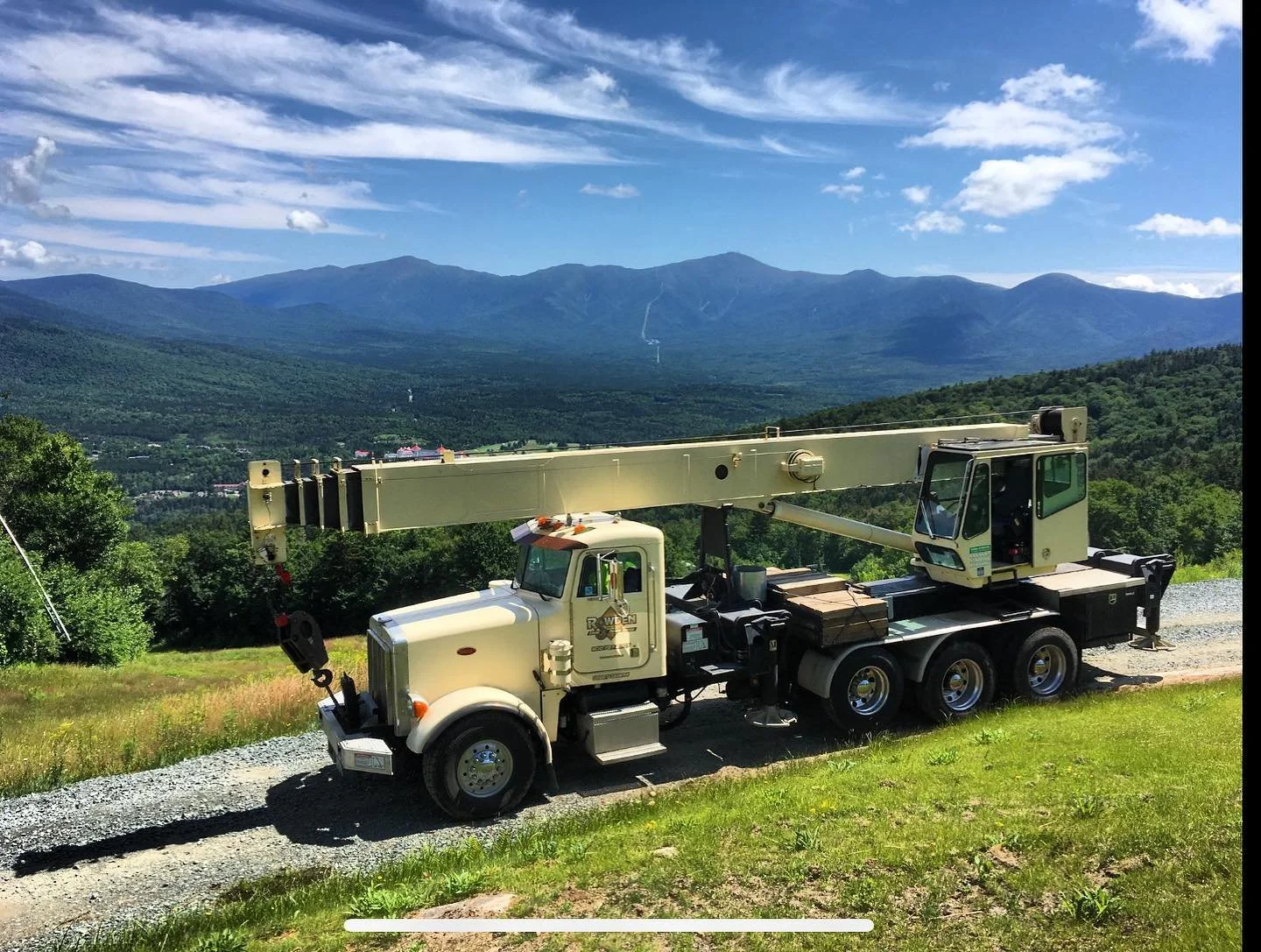 Crane & Rigging — ROBCO | Fabrication, Crane and Rigging in Wells River, VT