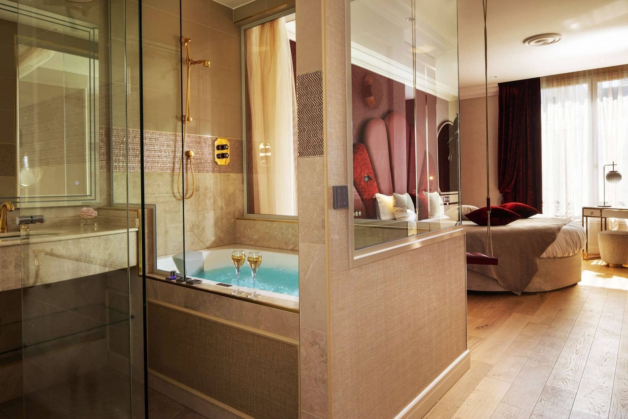 Love Room Paris: 7 Adresses Secrètes pour une nuit Inoubliable