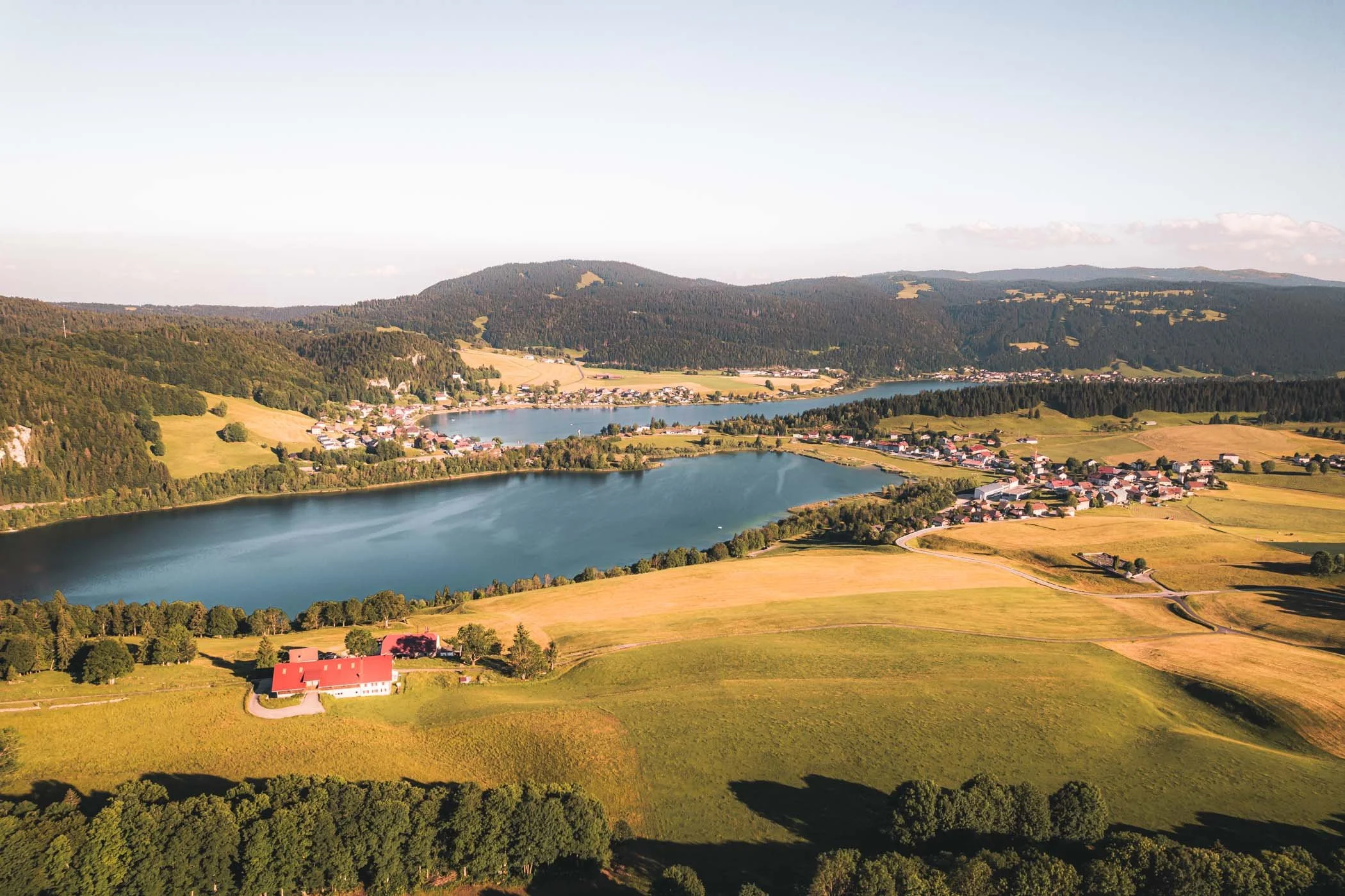 Explorez le Lac de Joux: Un Joyau Caché de Suisse! Guide Complet!