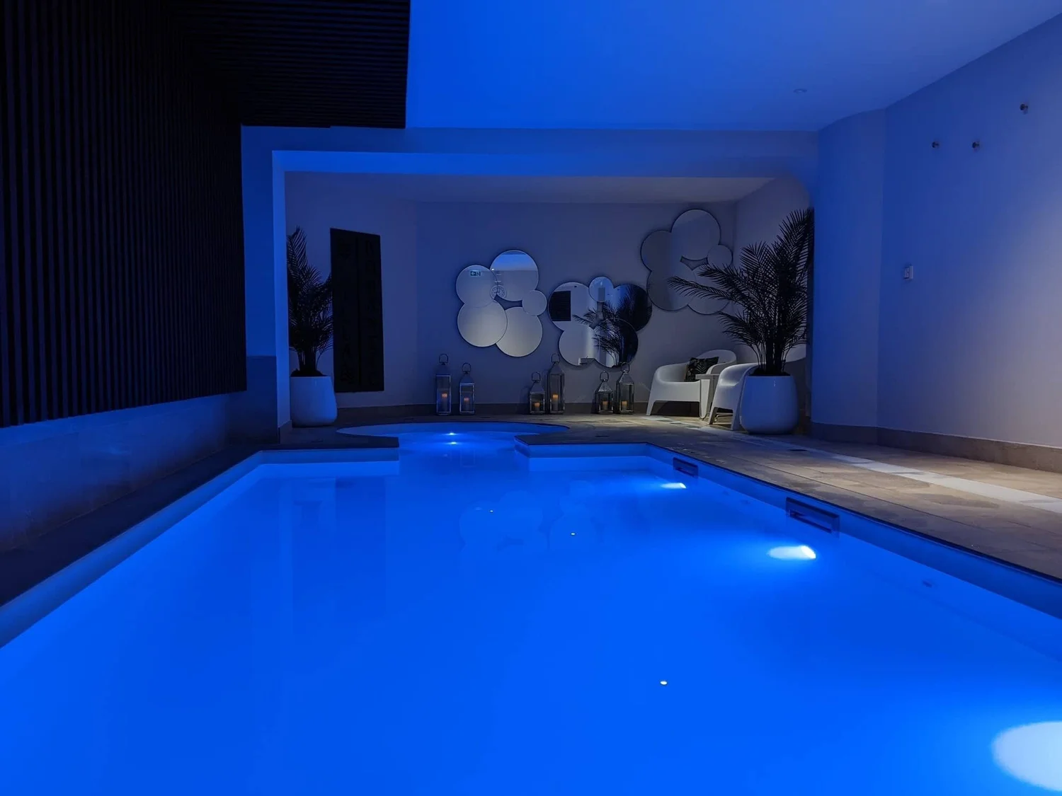 Love Room Paris: 7 Adresses Secrètes pour une nuit Inoubliable