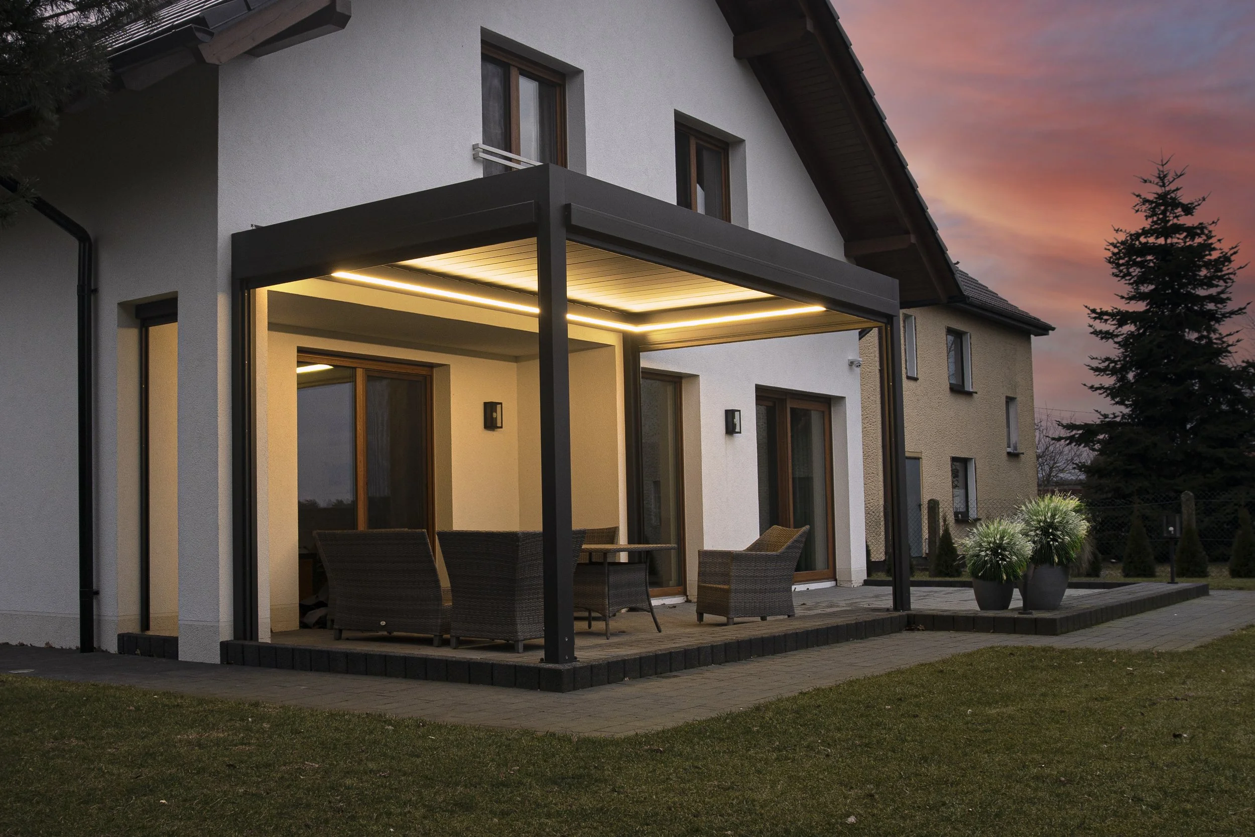 Retractable Canopies UK - Louvered Canopies UK
