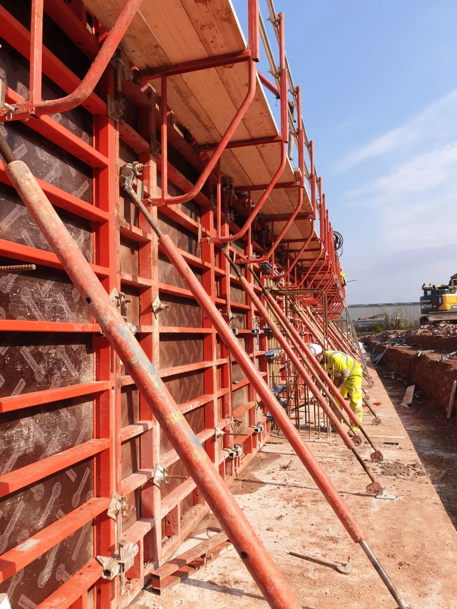 Services 2 — Gael Form