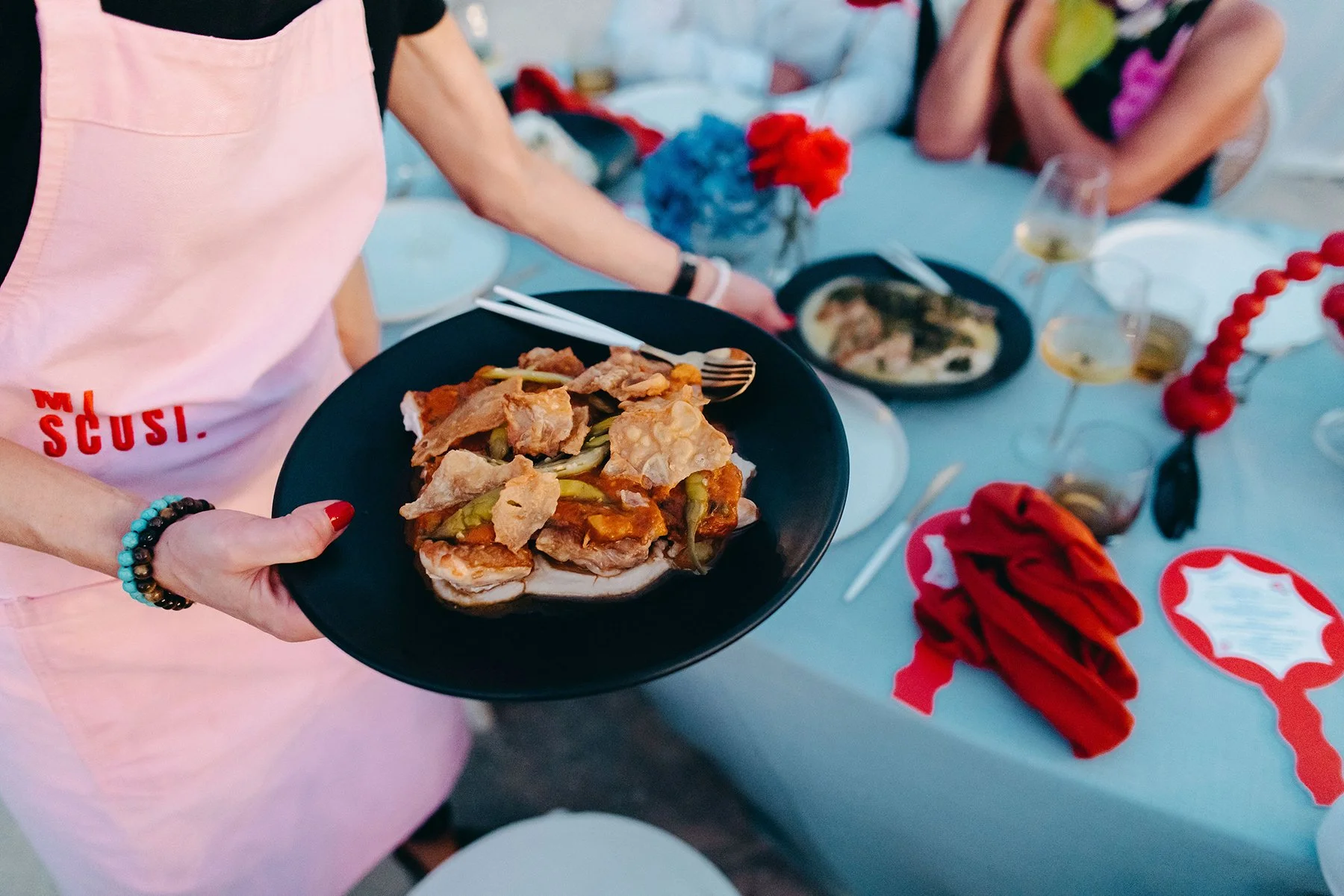 SIT DOWN — Mi Scusi