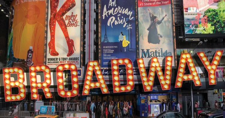 10 Najbardziej Popularnych Przedstawień na Broadway’u: Przewodnik po ...