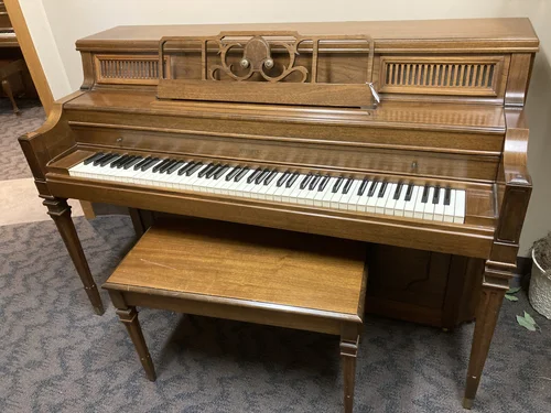 Everett Upright Piano, Console 40” | Explore Premium Sound — Piano Pros