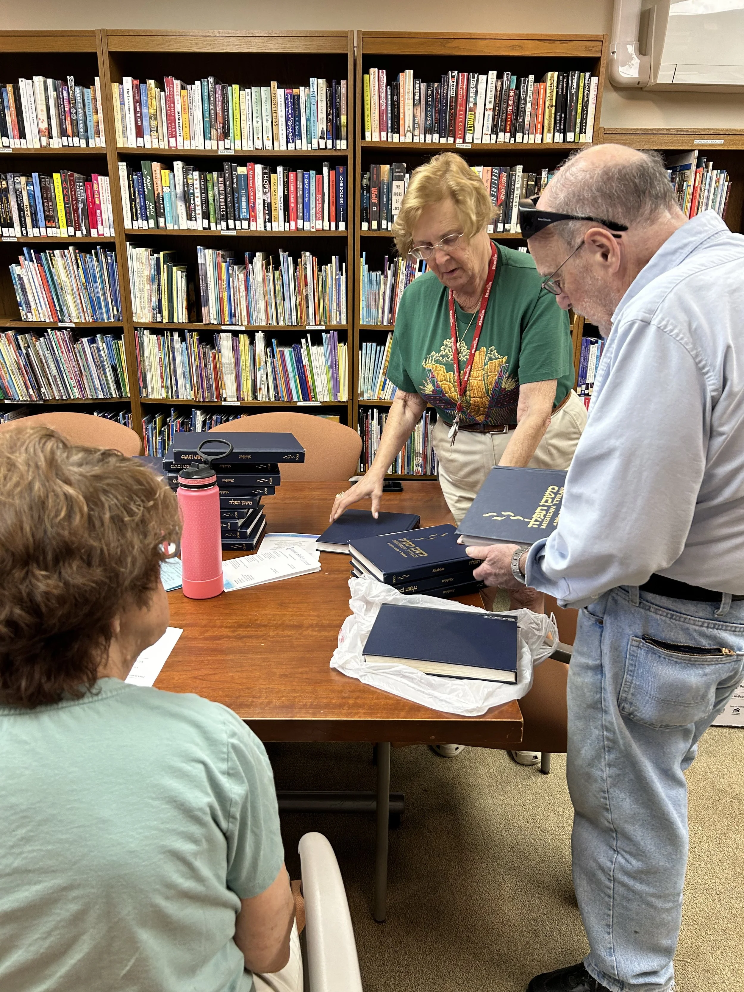 Library — Temple Sholom in Broomall