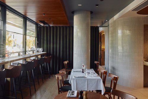 81 Bay Wine Bar — Baix