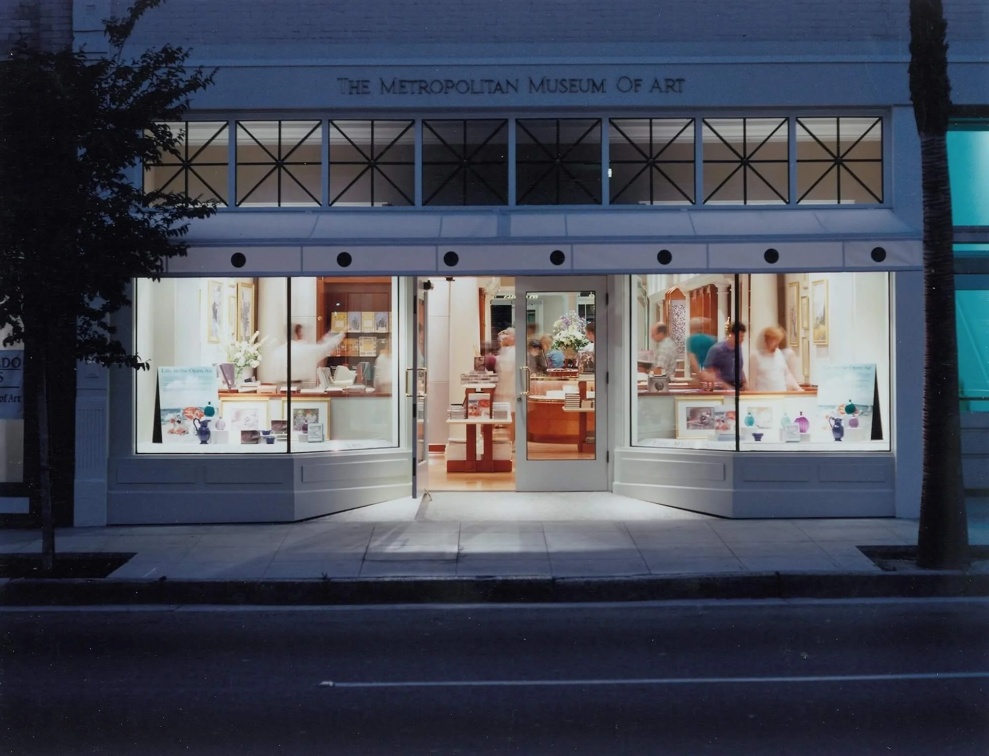 The Metropolitan Museum of Art — Pasadena • Retail Project • Visbeen ...
