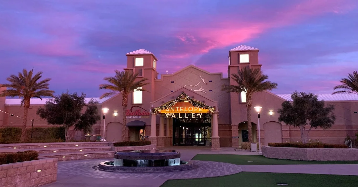 Holiday Hours — Antelope Valley Mall