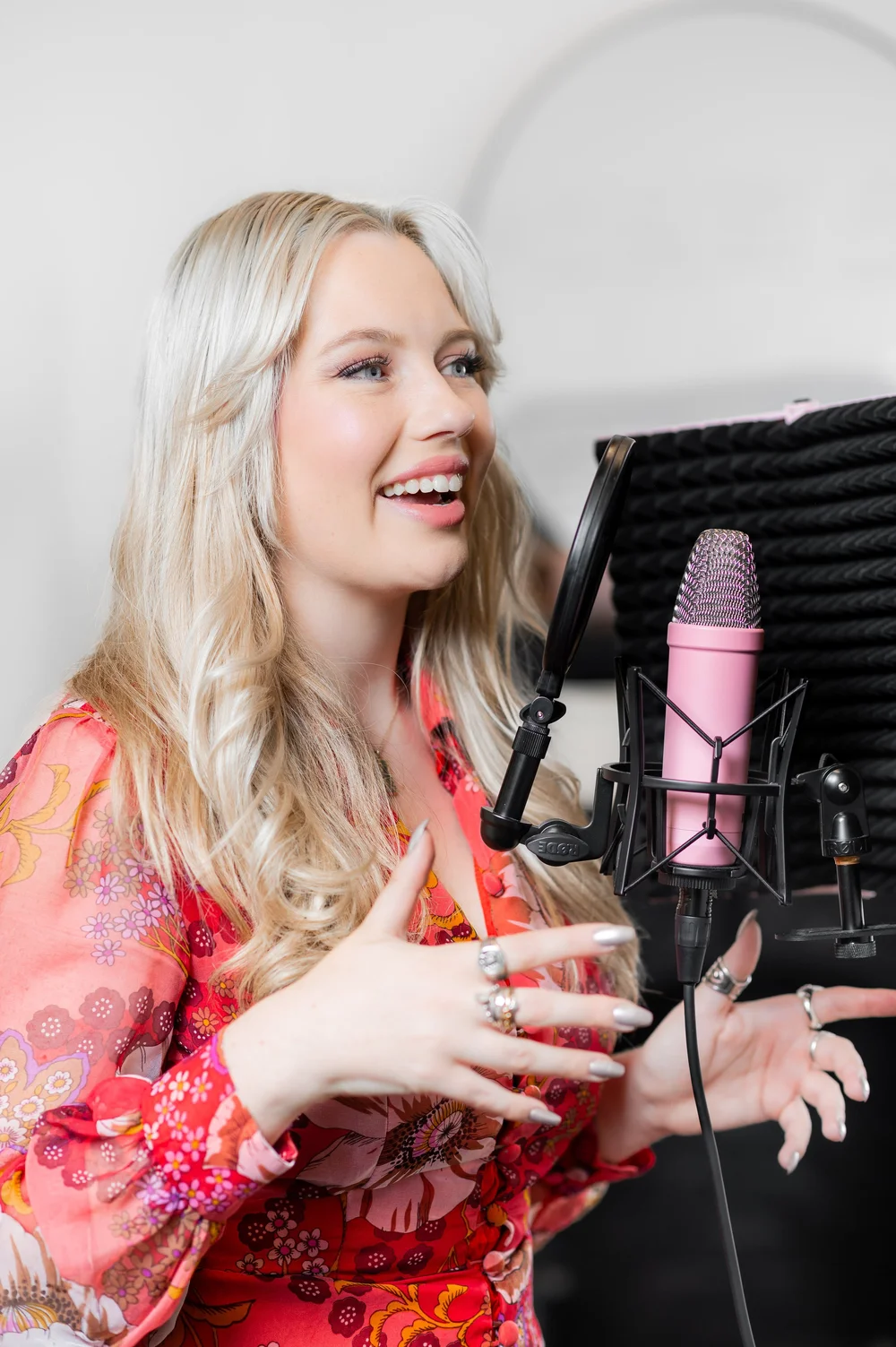 Reach Out — Jess Hunt ~ Voice Over Artist